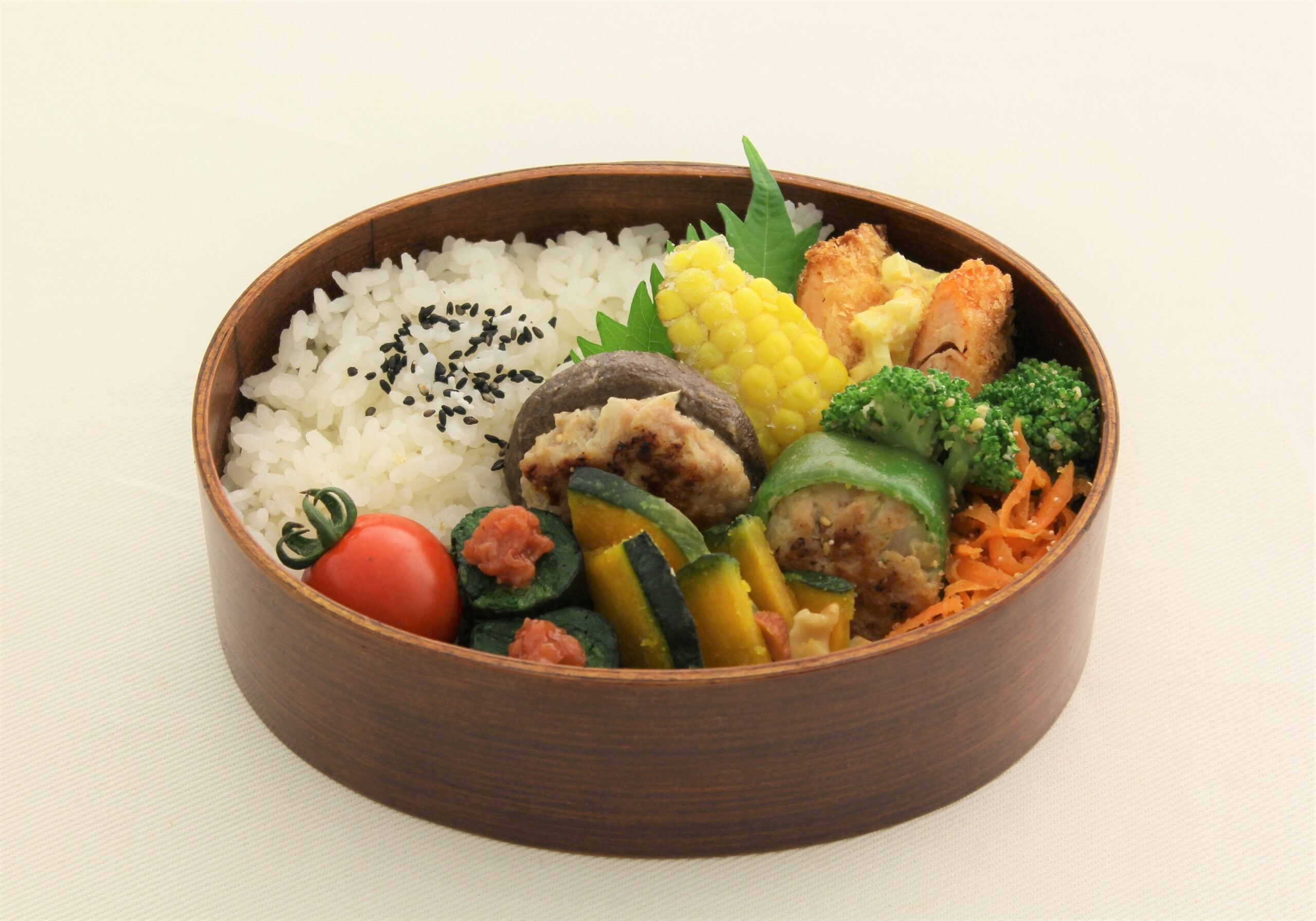 お弁当のコツ!きれいに詰める方法やおすすめおかずレシピまで Salad Cafe(サラダカフェ) サラダのある毎日で、お客様の笑顔と健康をサポートします